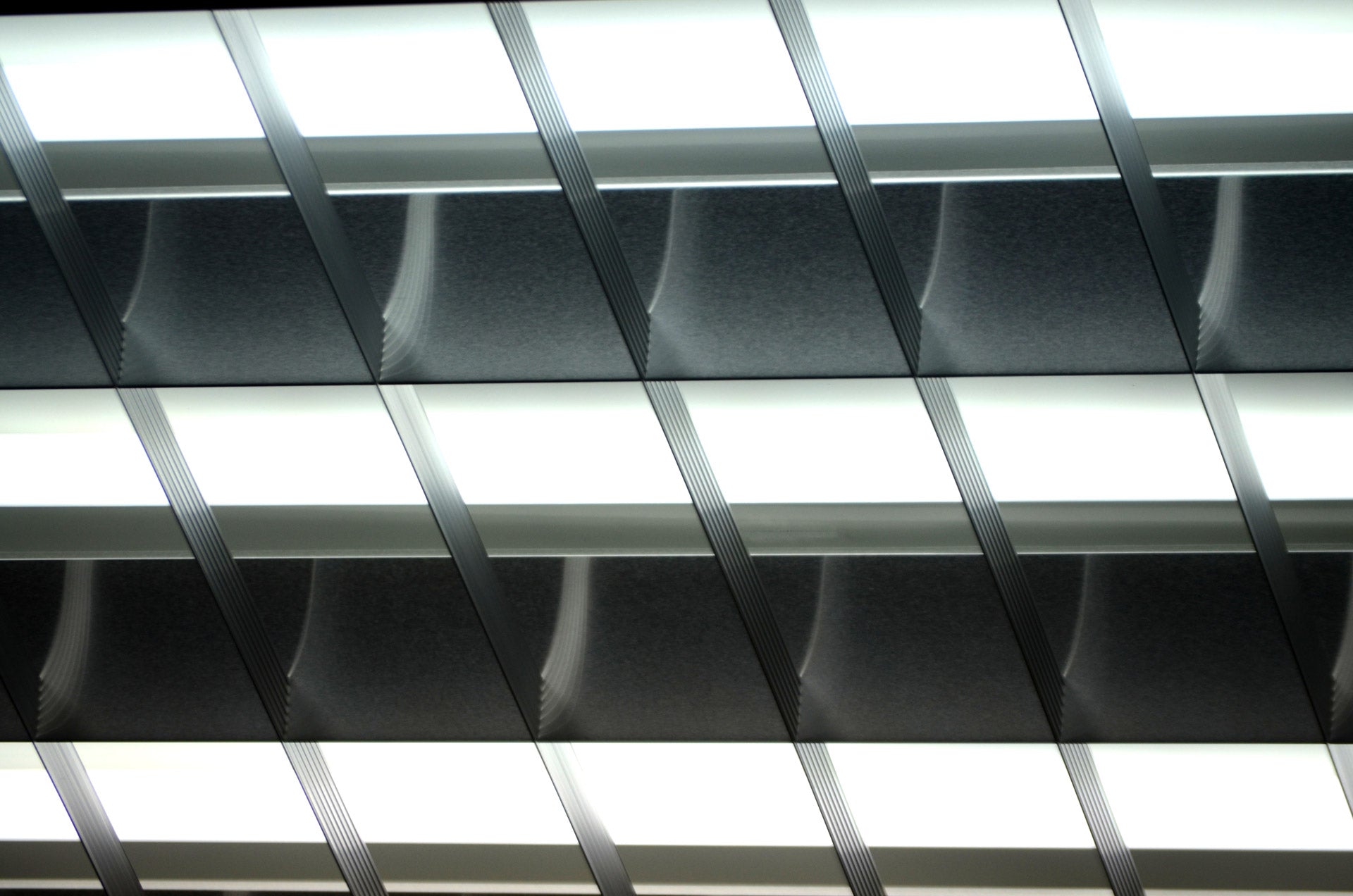 LED vs Fluorescent Lights | Warehouse-Lighting.com